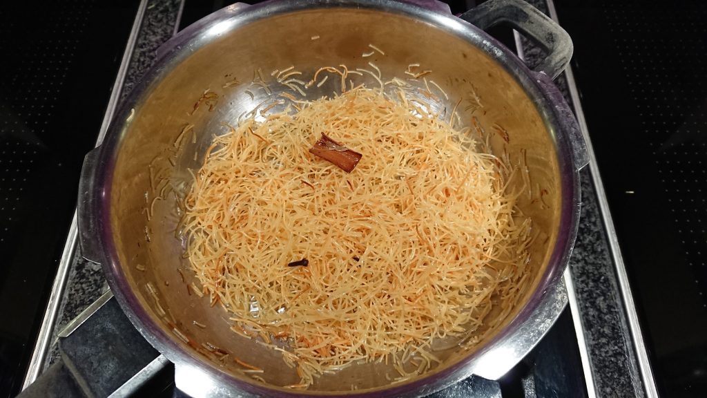 Mithi Sev (Sweet Vermicelli Dessert) – Nanimas